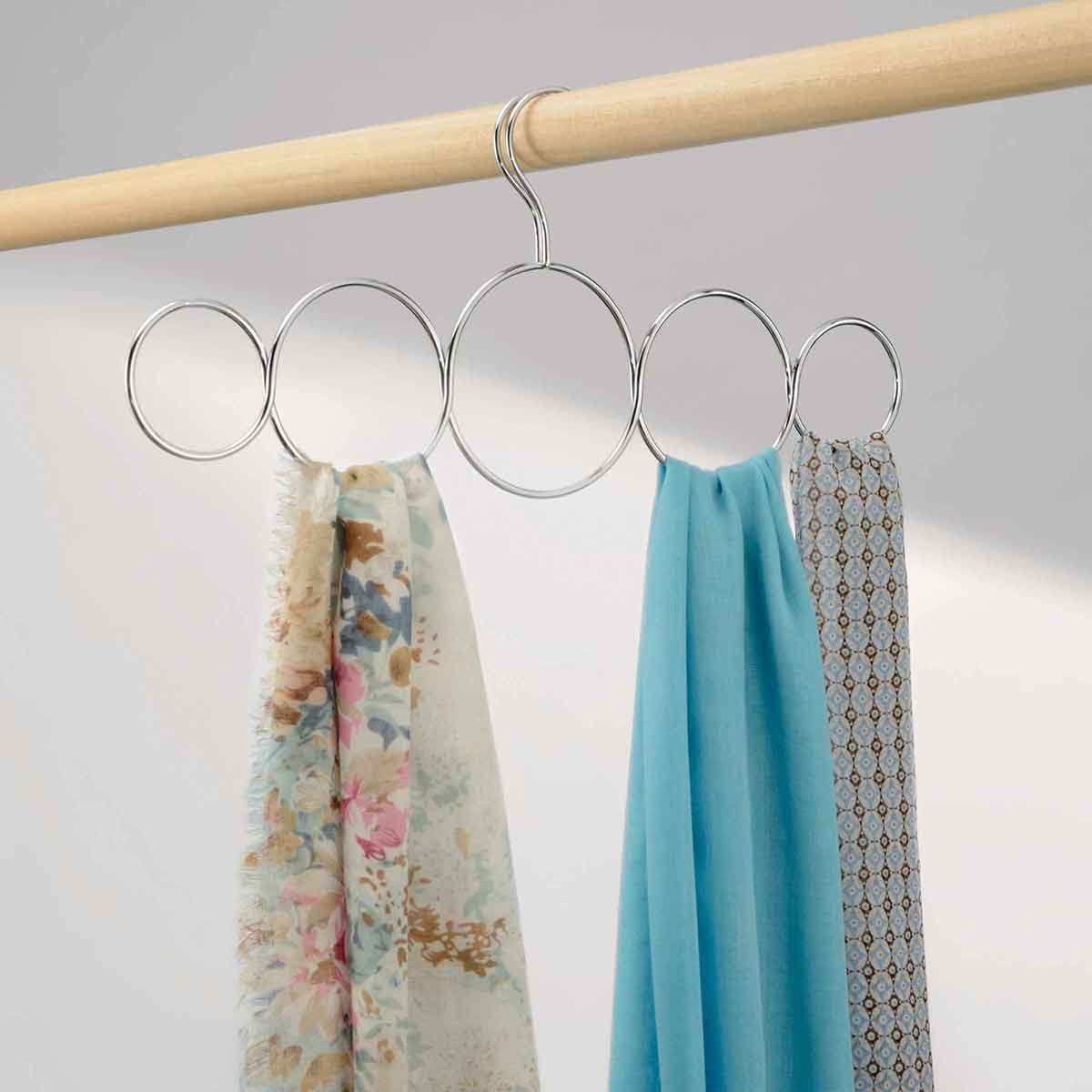 Cintres, tringles, patères et crochets - ON RANGE TOUT